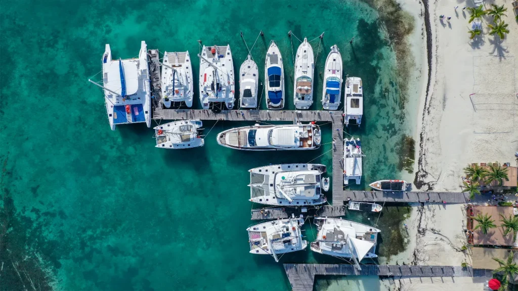 Cancun Sailing catamaran tours todo incluido a Isla Mujeres. Yaths o ...